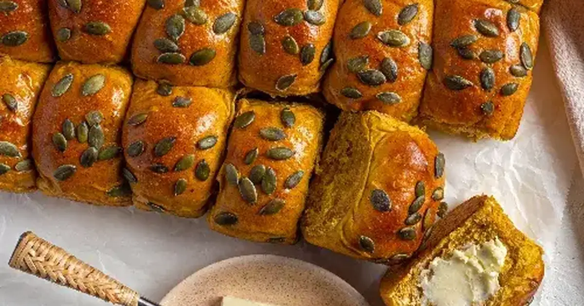 Pumpkin Spice Pull-Apart Dinner Rolls - Site info - Redpath Sugar Ltd.