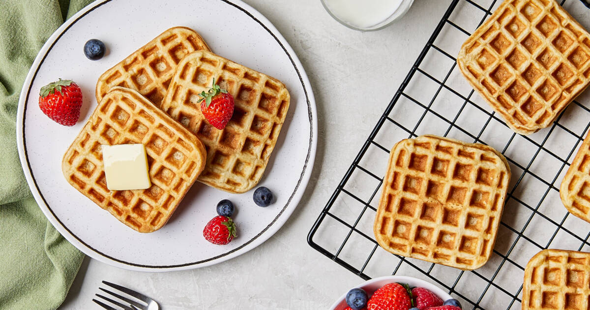 Classic Buttermilk Waffles - Redpath Sugar Ltd.